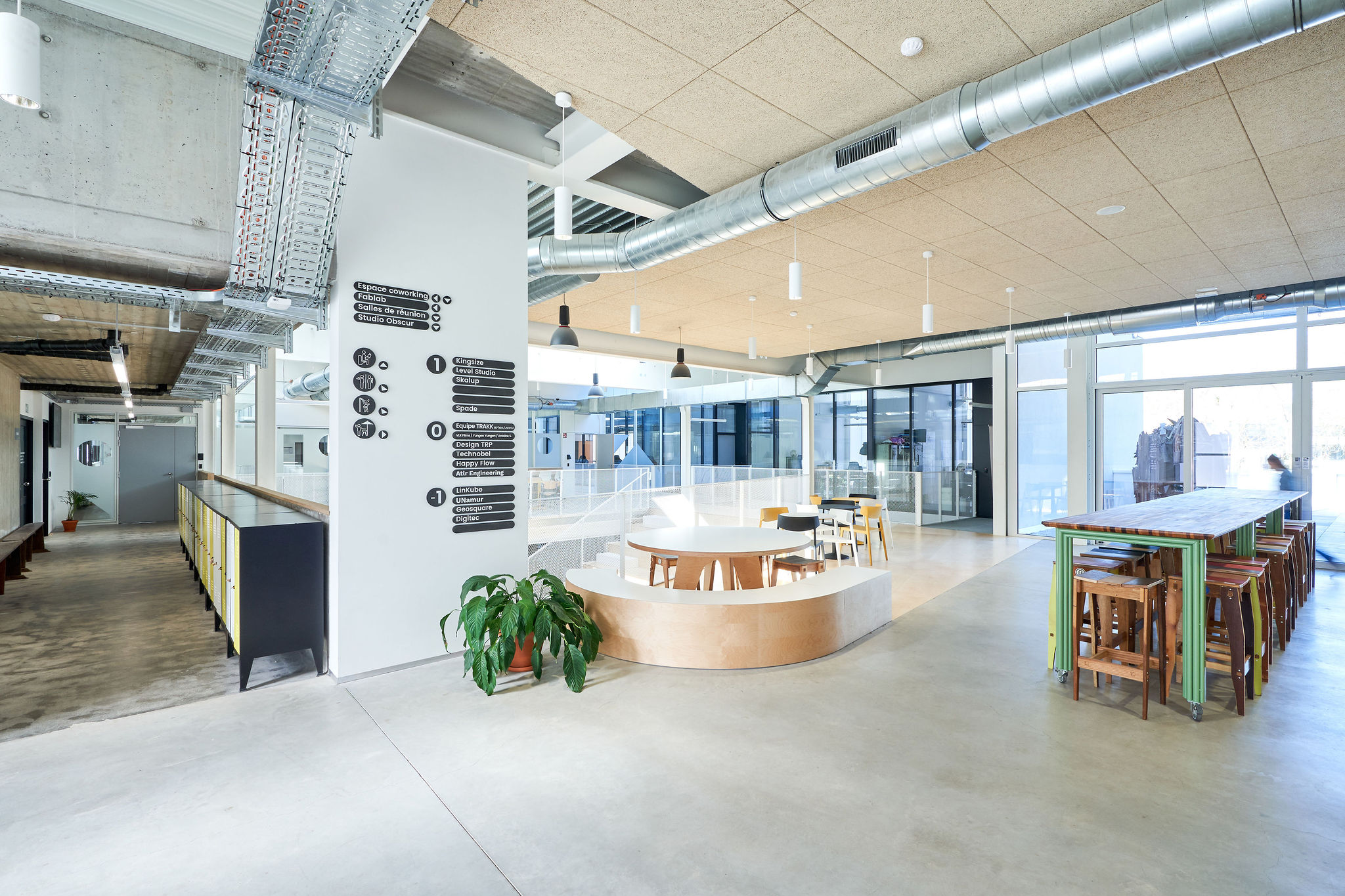 TRAKK, DE ENERGETISCHE CREATIEVE HUB - The interior design of a ...