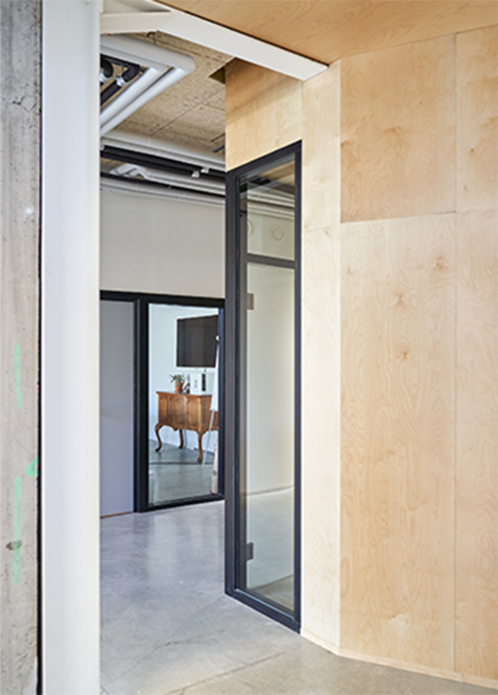 TRAKK, THE ENERGETIC CREATIVE HUB - The interior design of a coworking ...